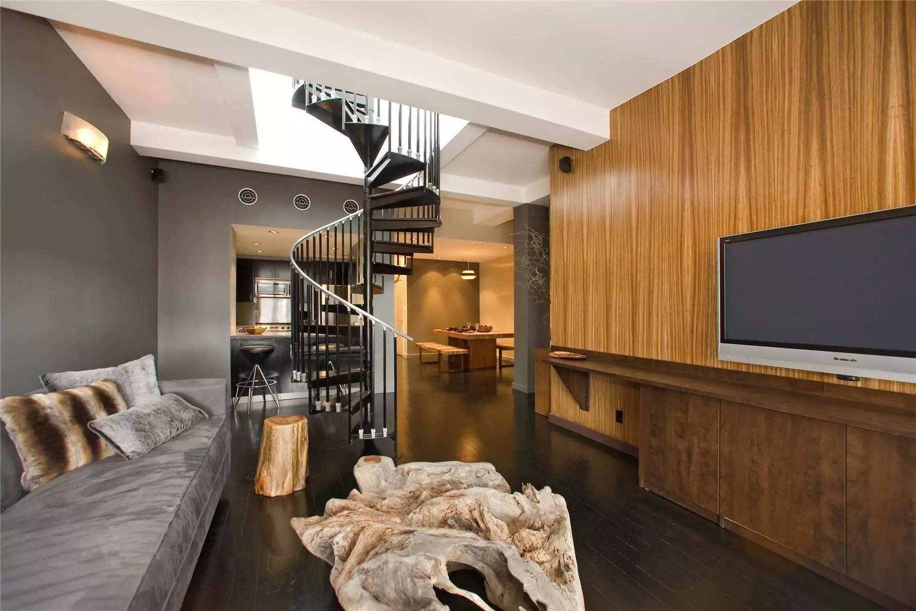 배우 Stephen Dorf, 파티 준비가 된 옥상 데크가 있는 Chelsea Penthouse Loft를 3백만 달러에 나열 24526_1