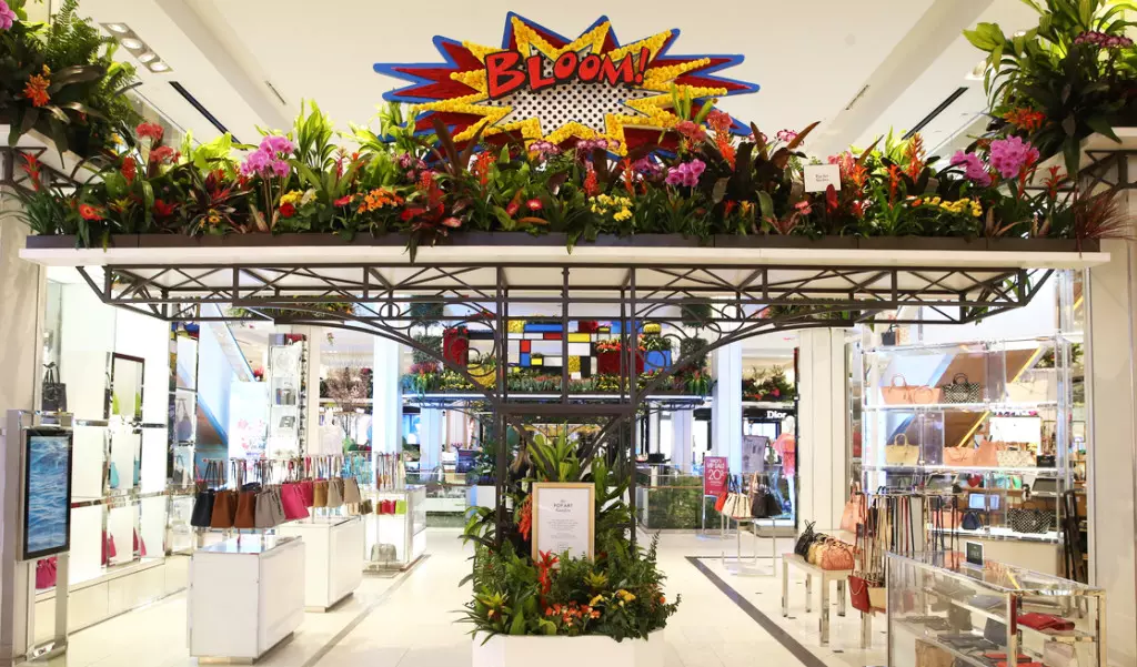 Выставка цветов Macy's, площадь Macy's Herald Square, цветочные скульптуры, витрины универмагов