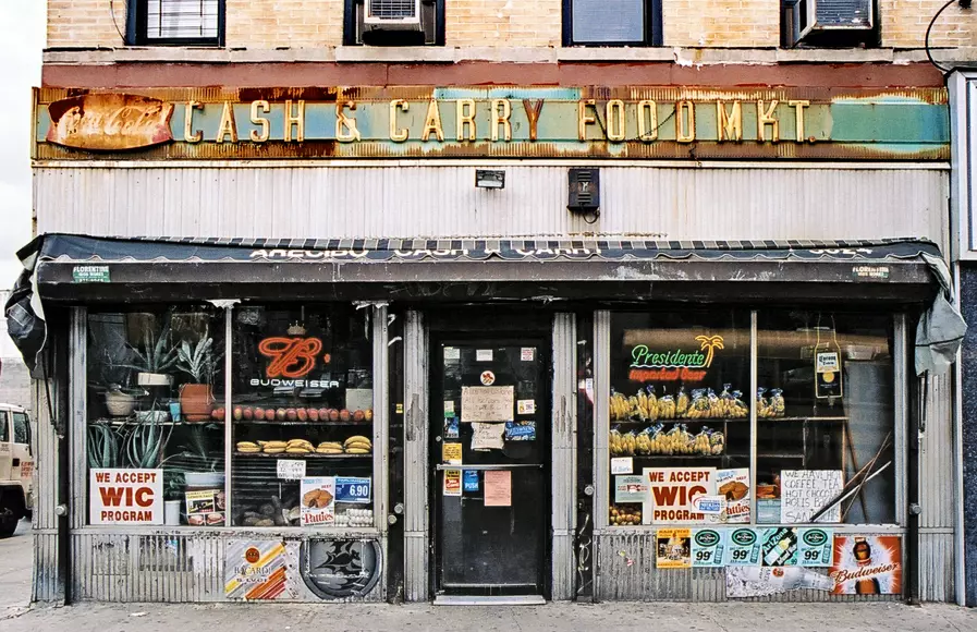 Cash and Carry NYC, Privilege Signs, James y Karla Murray, escaparates que desaparecen, mamá y papá de NYC