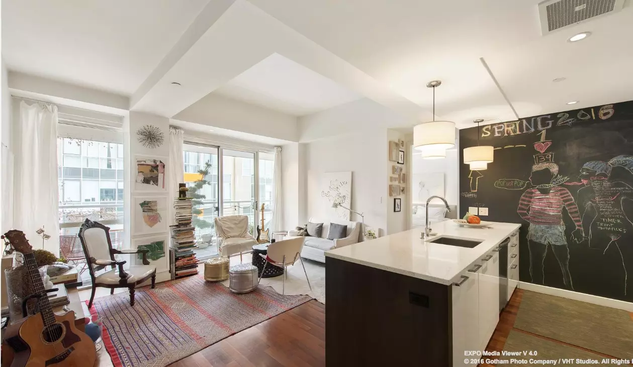 $1,4 εκατ. Διαμέρισμα Williamsburg Διατίθεται με στούντιο καλλιτεχνών και ιδιωτική καμπάνα στον τελευταίο όροφο 25036_1