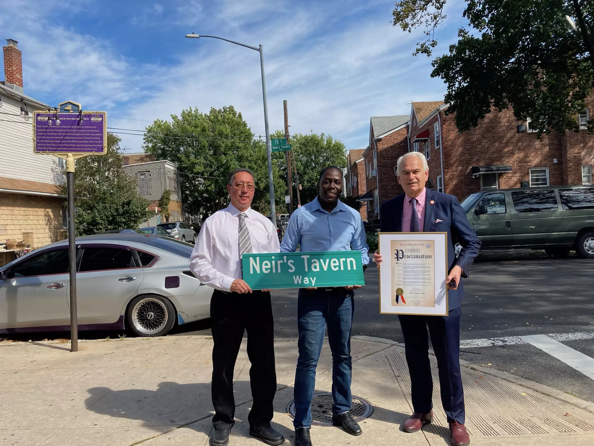 Neir's Tavern yang bersejarah diberi penghormatan dengan penamaan bersama jalan di Queens 2507_1