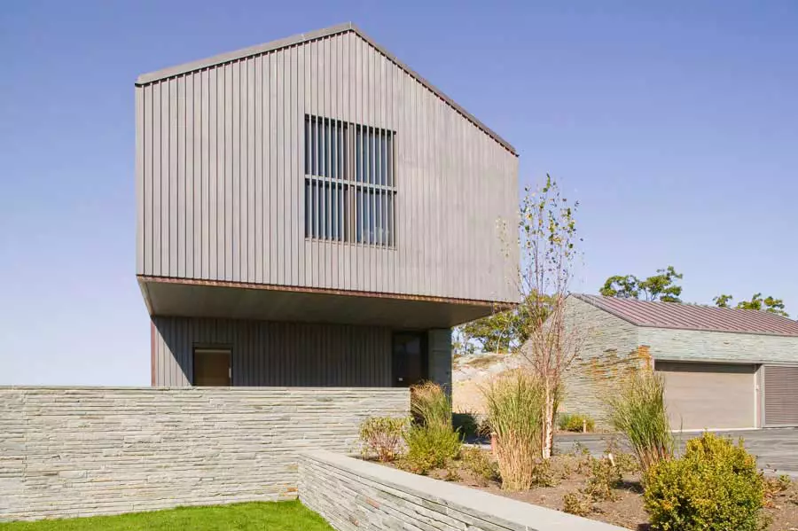 AW Architects၊ Minimalist Dairy Barn၊ Blue Rock House၊ အဆောက်အအုံများ အစုအဝေး၊ Anmahian Winton Architects၊ Berkshire၊ Catskill Mountains၊ Austerlitz၊ စွမ်းအင်သက်သာသော အိမ်၊ ဘူမိအပူတွင်းများ၊ လေတာဘိုင်များ