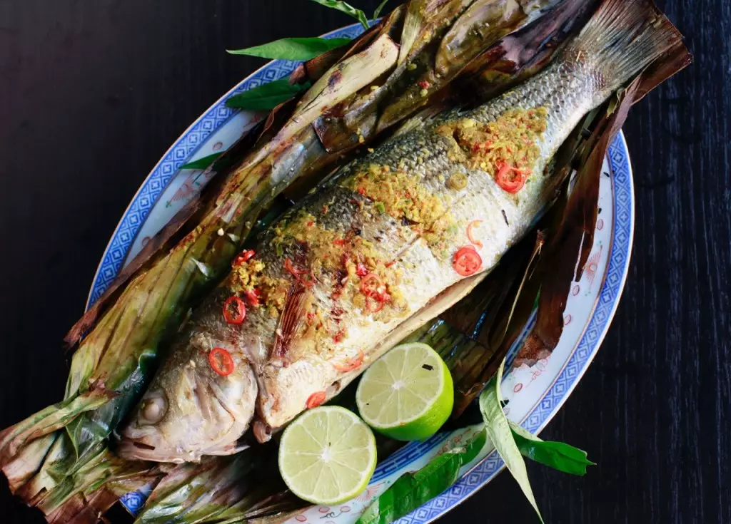 Mercado de peixe inteiro