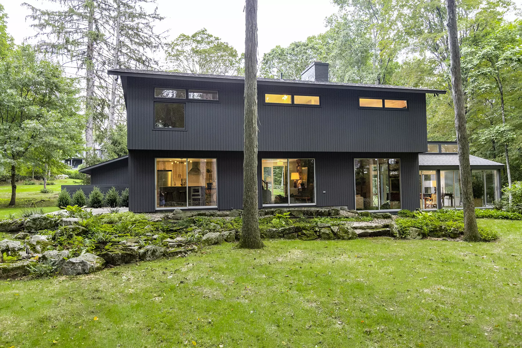 Por 829.000 dólares, esta 'Deck House' de Connecticut é unha xoia intacta do boom prefabricado dos anos 60. 2525_19