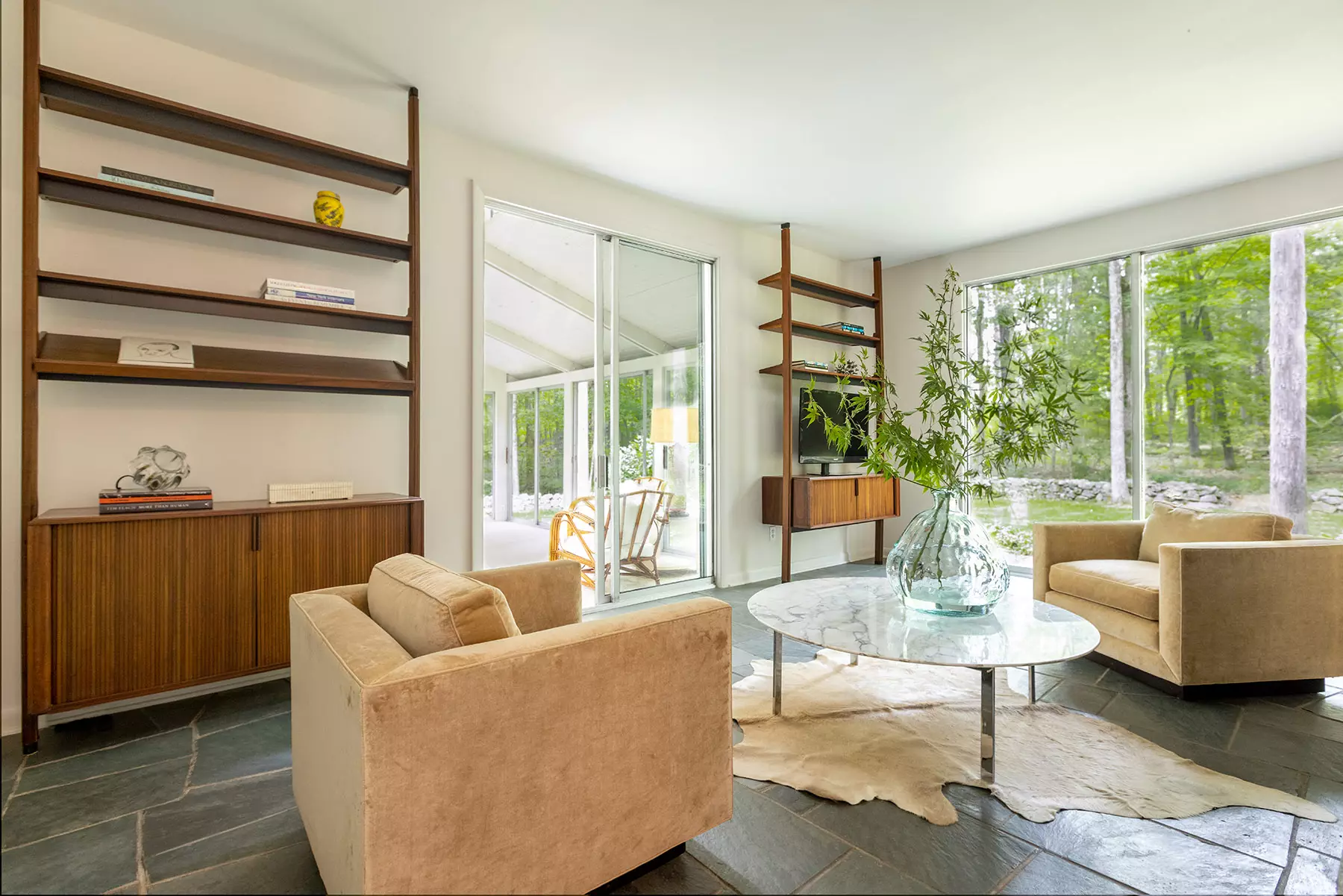 Por 829.000 dólares, esta 'Deck House' de Connecticut é unha xoia intacta do boom prefabricado dos anos 60. 2525_7