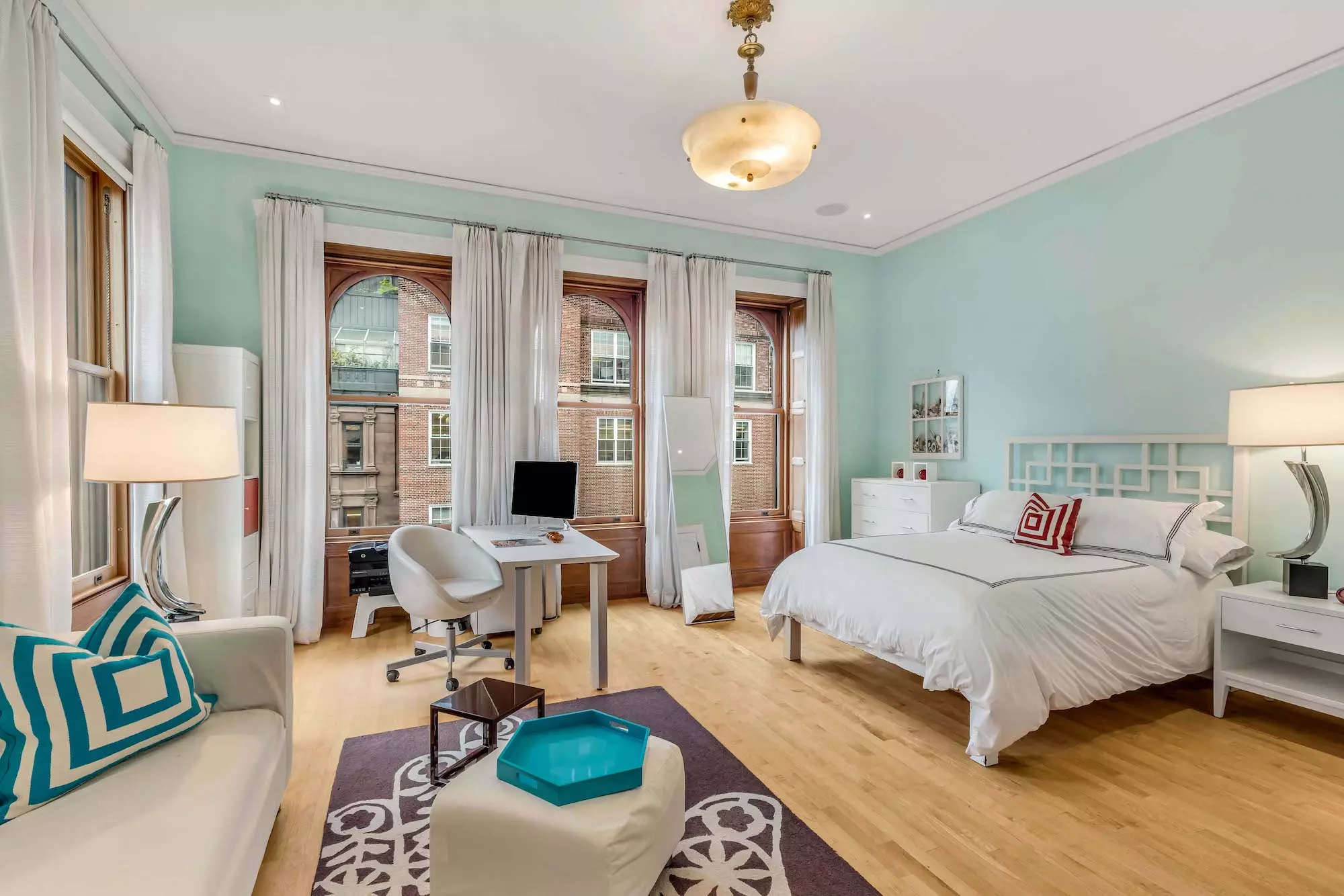 Bibeere $17.95M, Carnegie Hill brownstone ẹlẹwa yii ni solarium biriki ati ọgba idan 2534_16