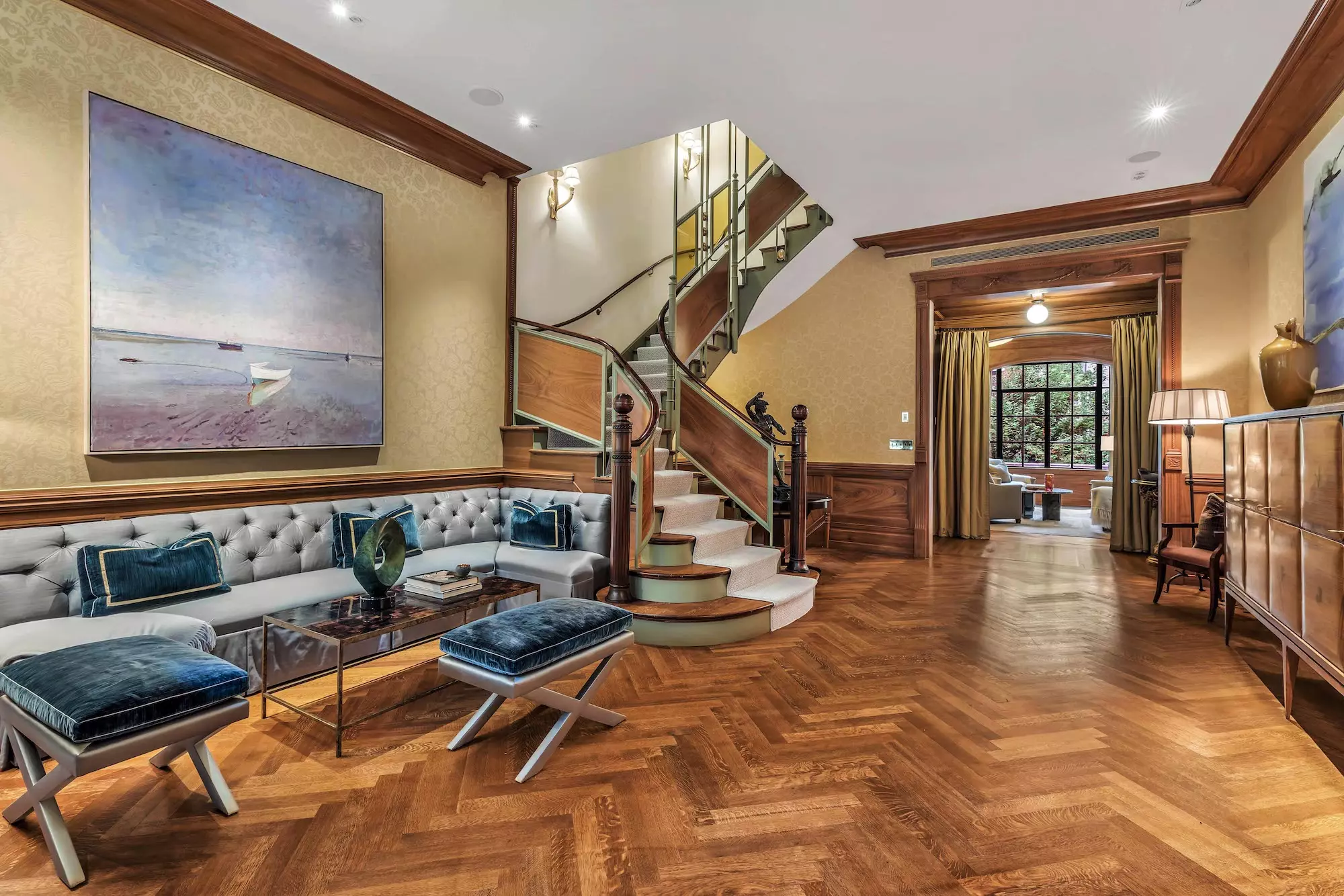 Bibeere $17.95M, Carnegie Hill brownstone ẹlẹwa yii ni solarium biriki ati ọgba idan 2534_2