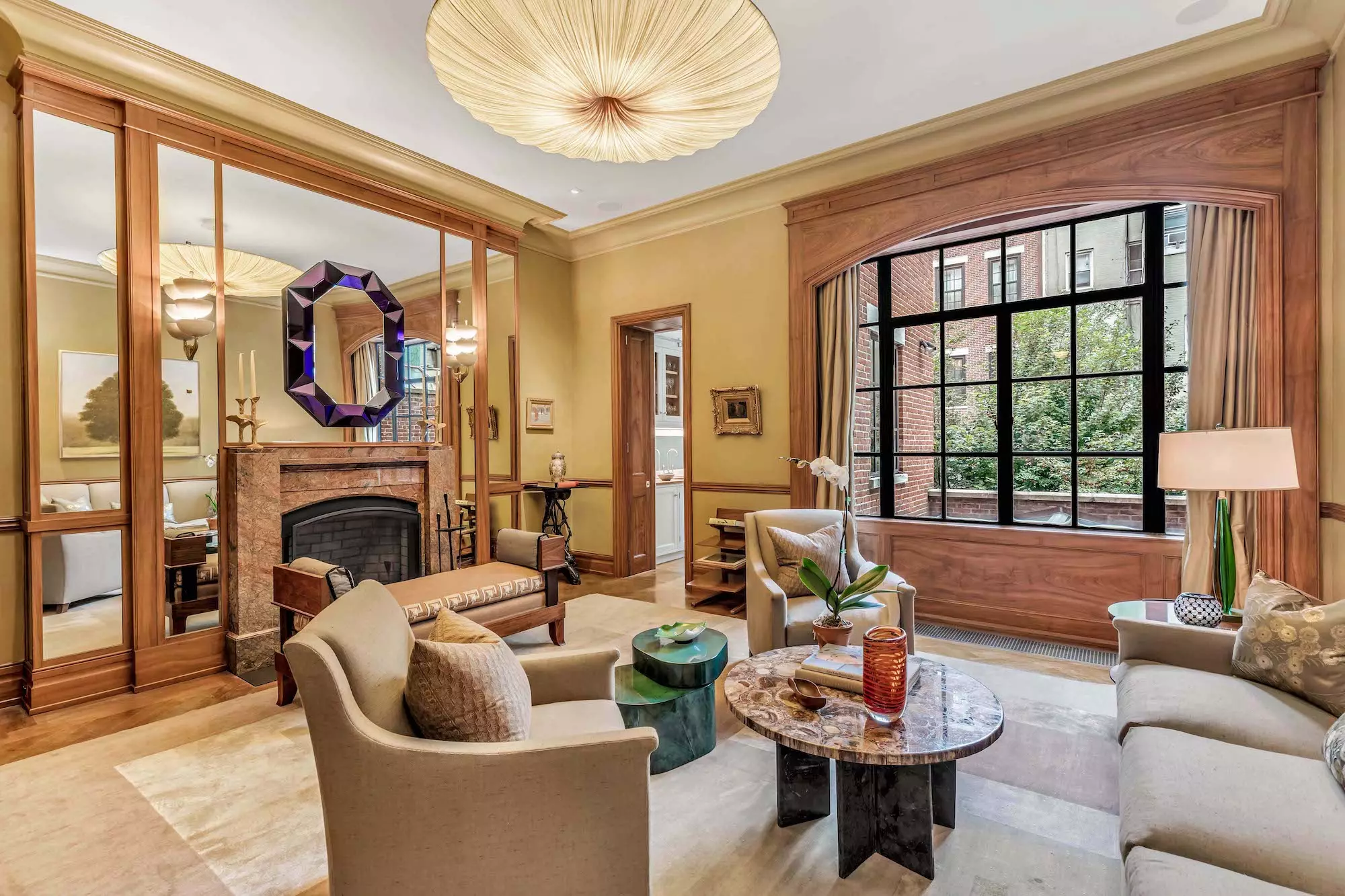 Bibeere $17.95M, Carnegie Hill brownstone ẹlẹwa yii ni solarium biriki ati ọgba idan 2534_5