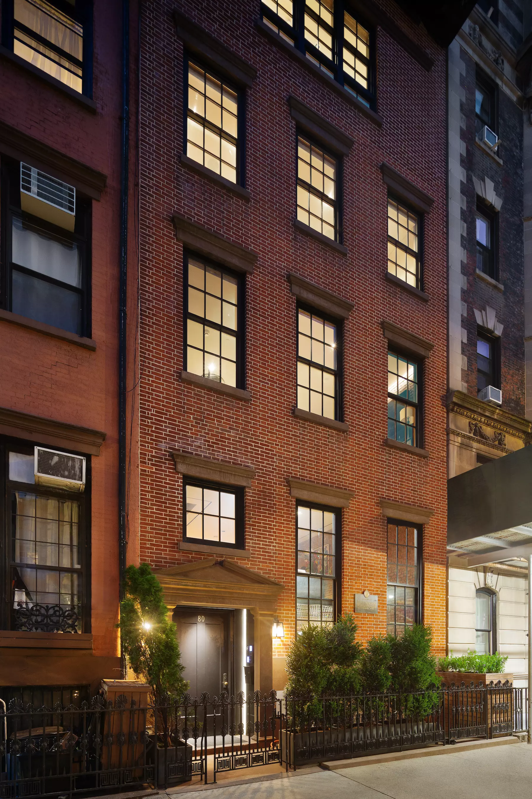 Wynajmowany dom Travisa Scotta i Kylie Jenner w Greenwich Village trafia na rynek za 26,5 mln 2540_2