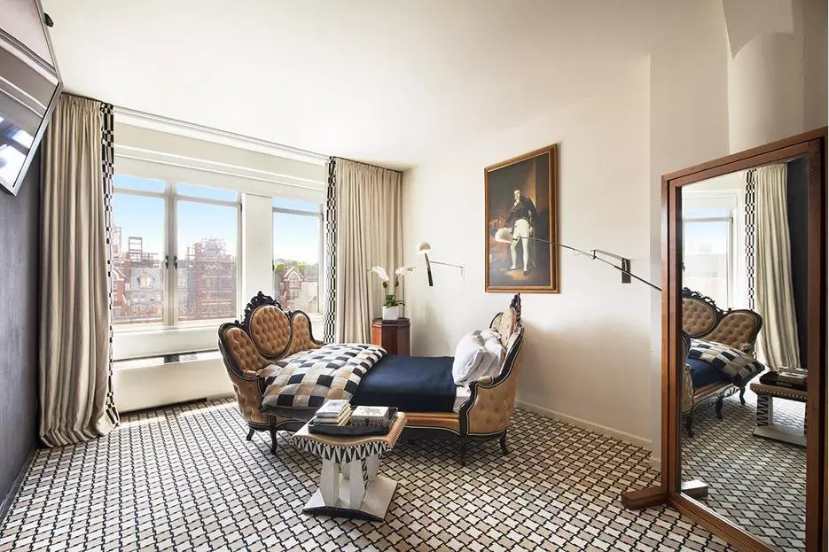 252 Seventh Avenue, Chelsea Mercantile, Anthony Baratta, Cool Listing, Manhattan Condo for sale, Bobby Flay, Marc Jacobs, Katie Holmes, Night Real Estate, Lance Bass