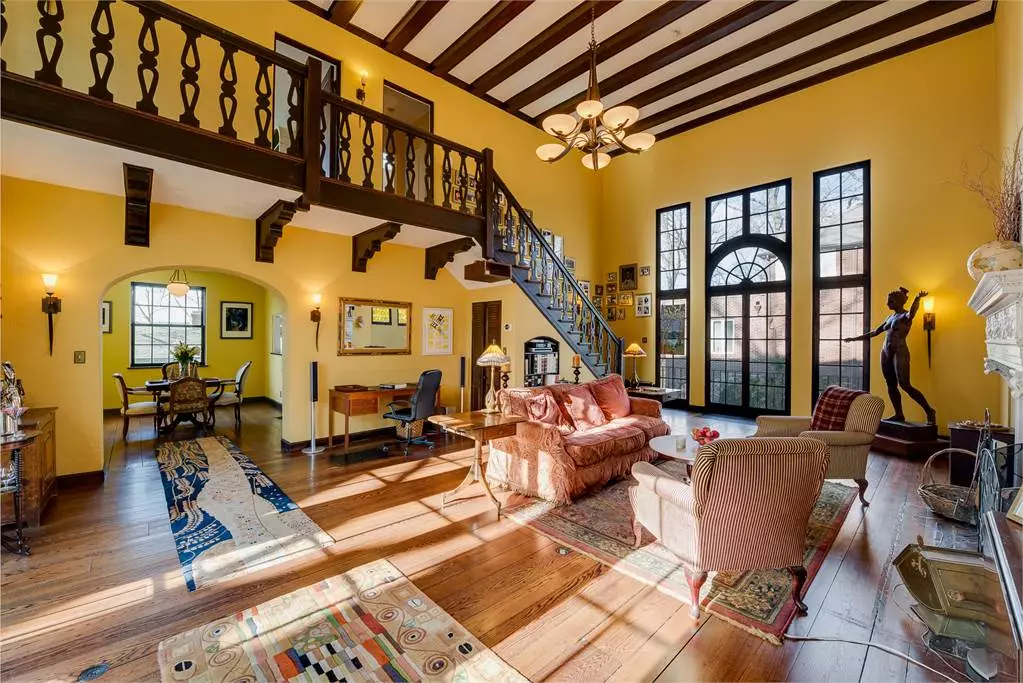 Questa casa in stile revival mediterraneo da $ 1,95 milioni nella storica Fieldston riserva alcune sorprese moderne 25600_1