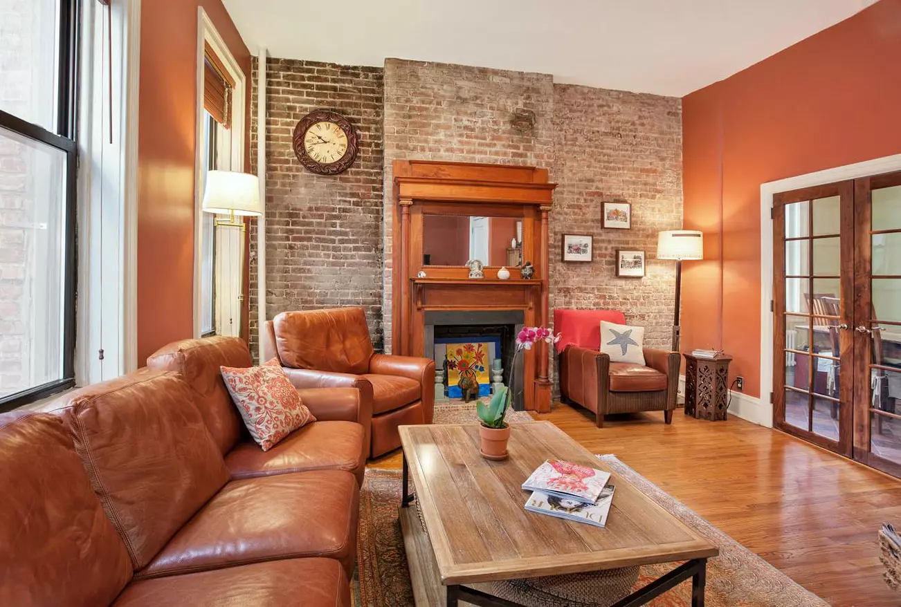 Ang Greenwich Village Apartment nga May Cottage-Like Charm Nangayo og $2.25 Million 25731_1