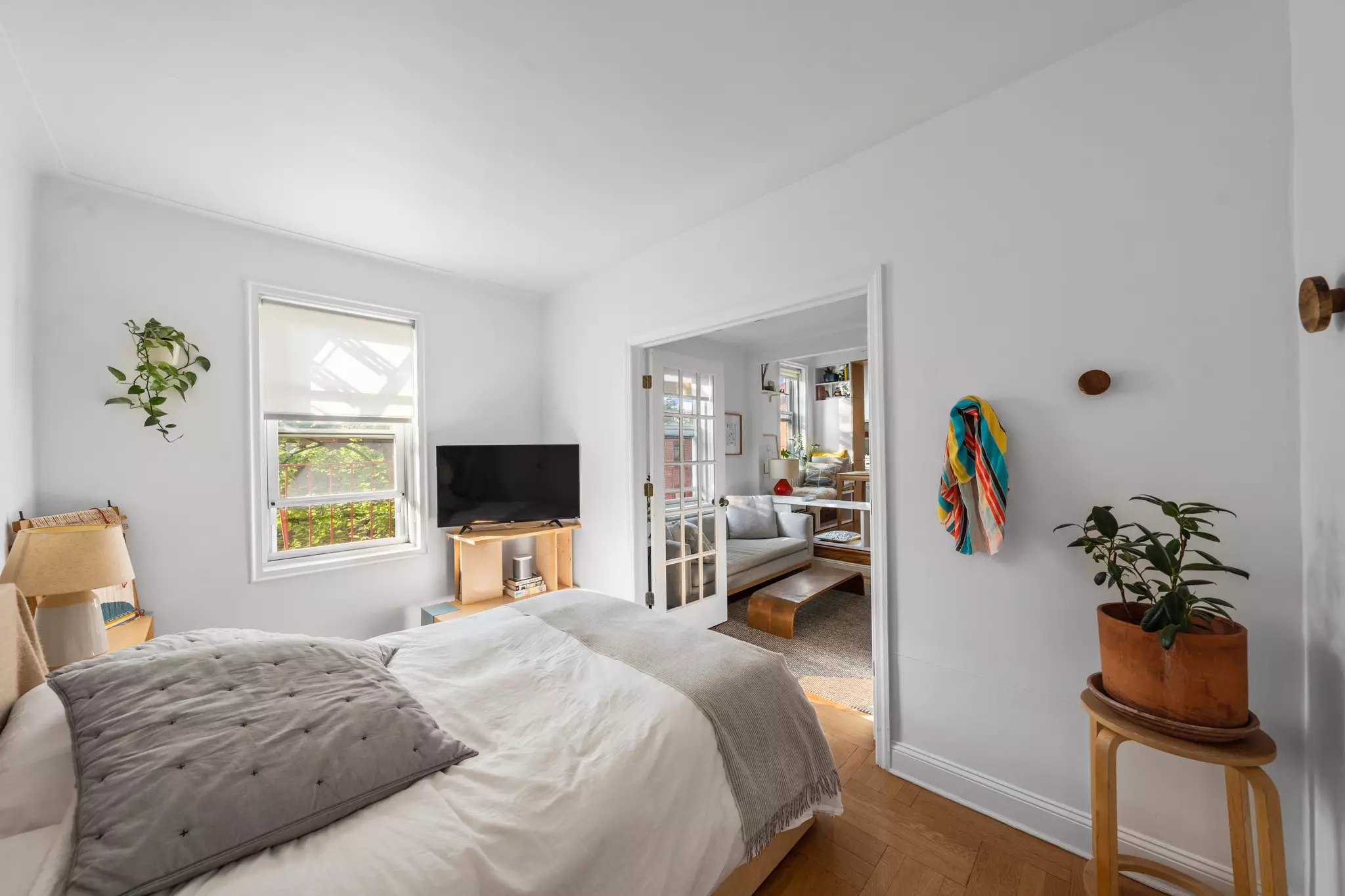 价值 62.5 万美元的 Park Slope 一居室全是节省空间的入墙柜 2581_5