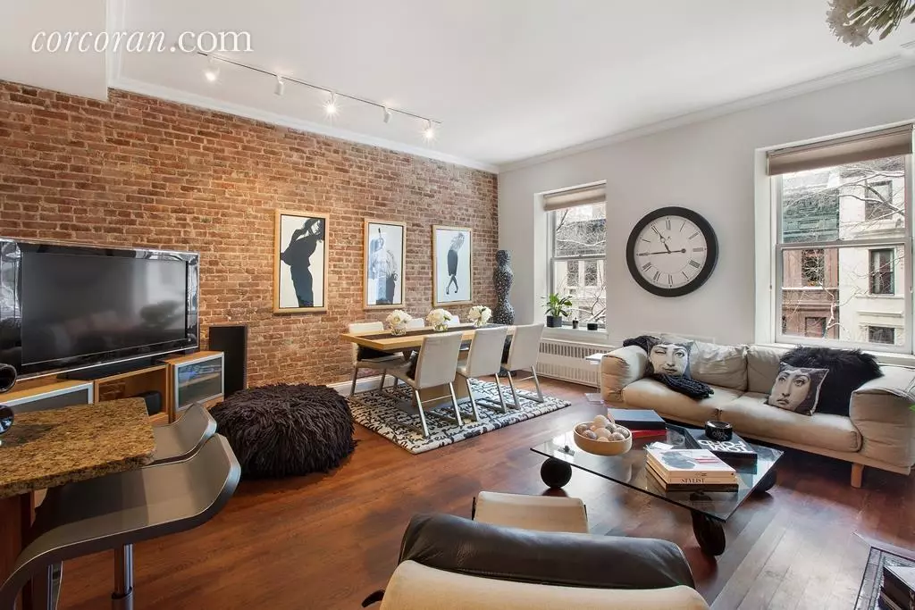 Casa adosada recientemente renovada pide $ 6,500 por mes en el Upper West Side 25931_1