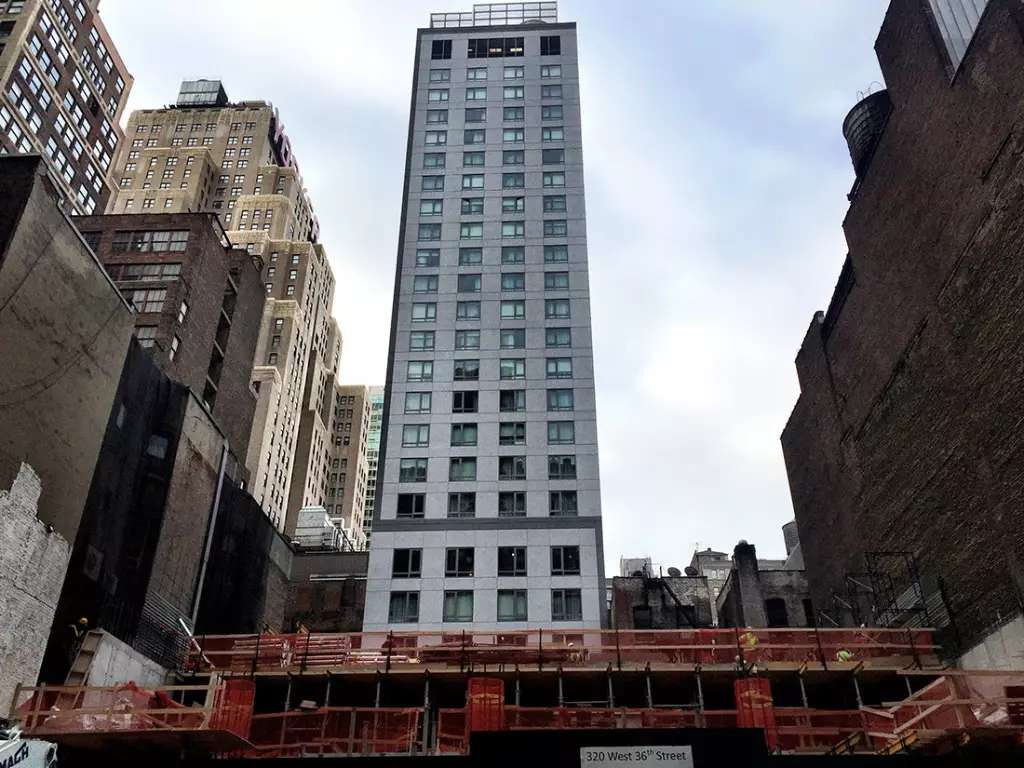 Flintlock Construction, Raber Enterprises, Crowne Plaza, hôtels Times Square