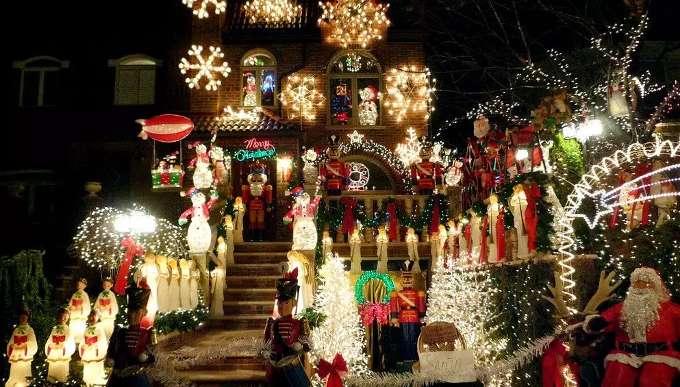Dyker Heights lampu Natal, A Slice of Brooklyn Bus Tours