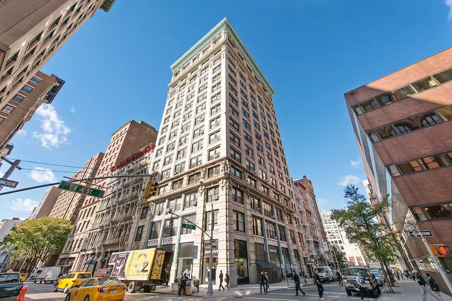 250 Mercer Street, Cool Listings, Greenwich Village, Noho, Manhattan condo loft à vendre, intérieurs, Jessica Chastain, Berg Design