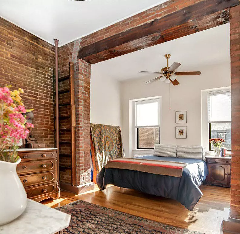 Ipinagmamalaki ng One-Bedroom Rental na ito sa Carroll Gardens ang Loft Aesthetic 26156_1