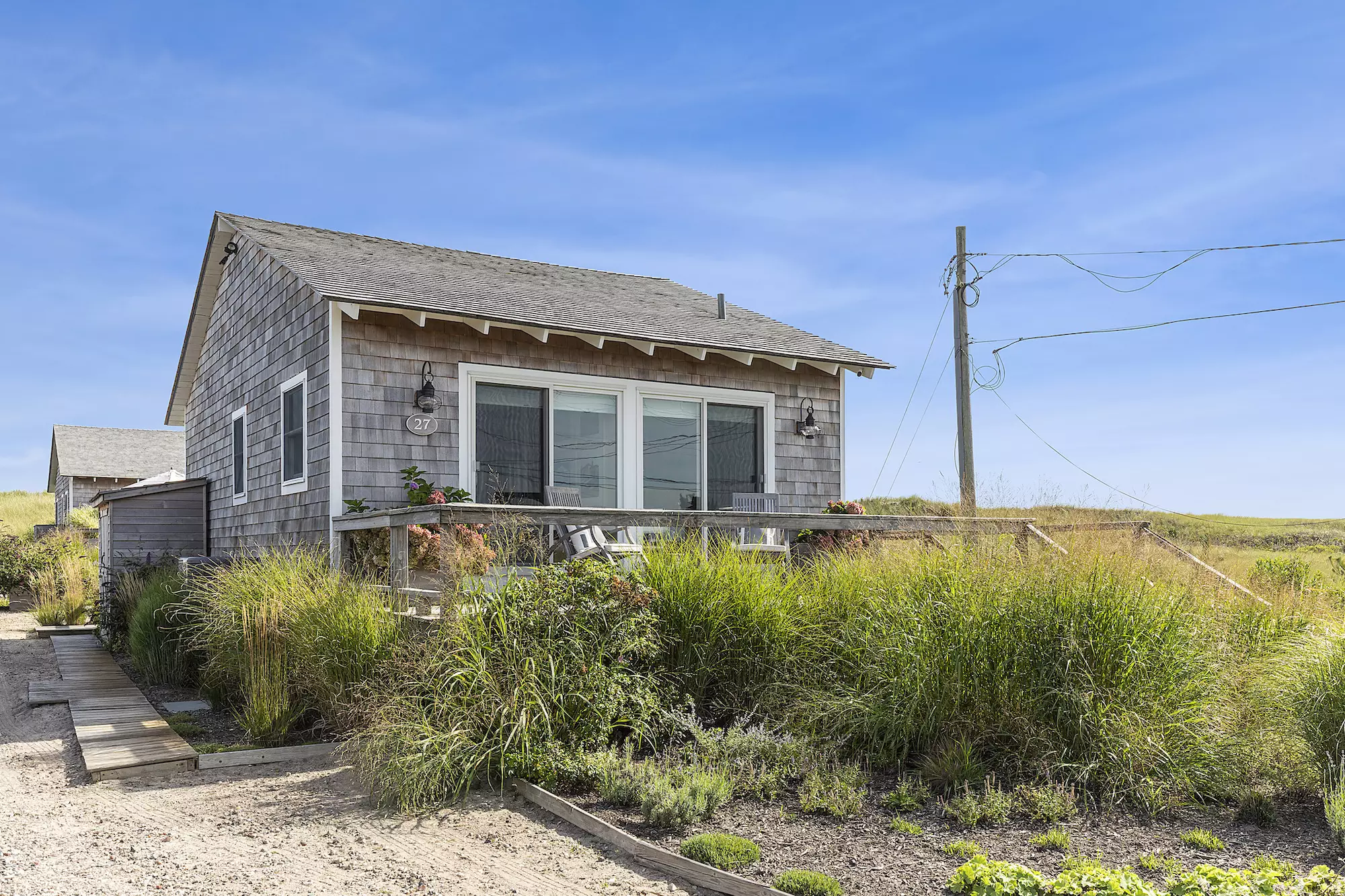 Per $ 5,75 milioni, possiedi due cottage sulla spiaggia di Hamptons con accesso privato alla spiaggia 2662_3