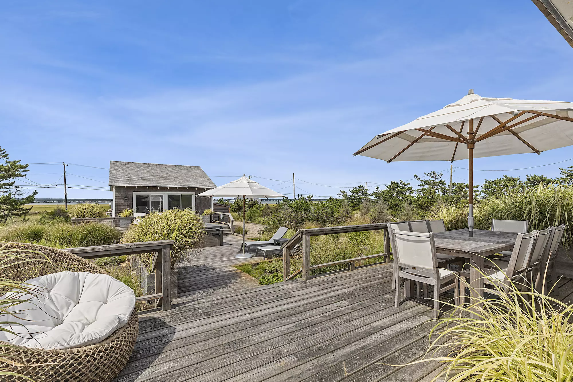 Per $ 5,75 milioni, possiedi due cottage sulla spiaggia di Hamptons con accesso privato alla spiaggia 2662_4