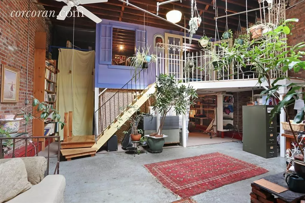 Quirky East Williamsburg Artist's Loft $3M এর জন্য একটি বিগত প্রামাণিকতা অফার করে 26738_1
