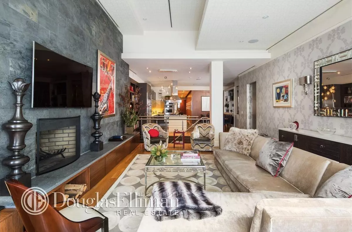 Candy Entrepreneur listet Glassy, Modern UES Condo foar in swiete $ 6M 26766_1