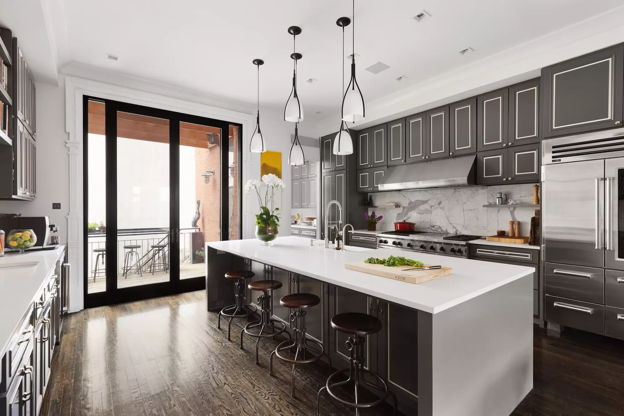 Neil Patrick Harris lan David Burtka dhaptar limang-crita Harlem townhouse kanggo $7.3M 2699_6