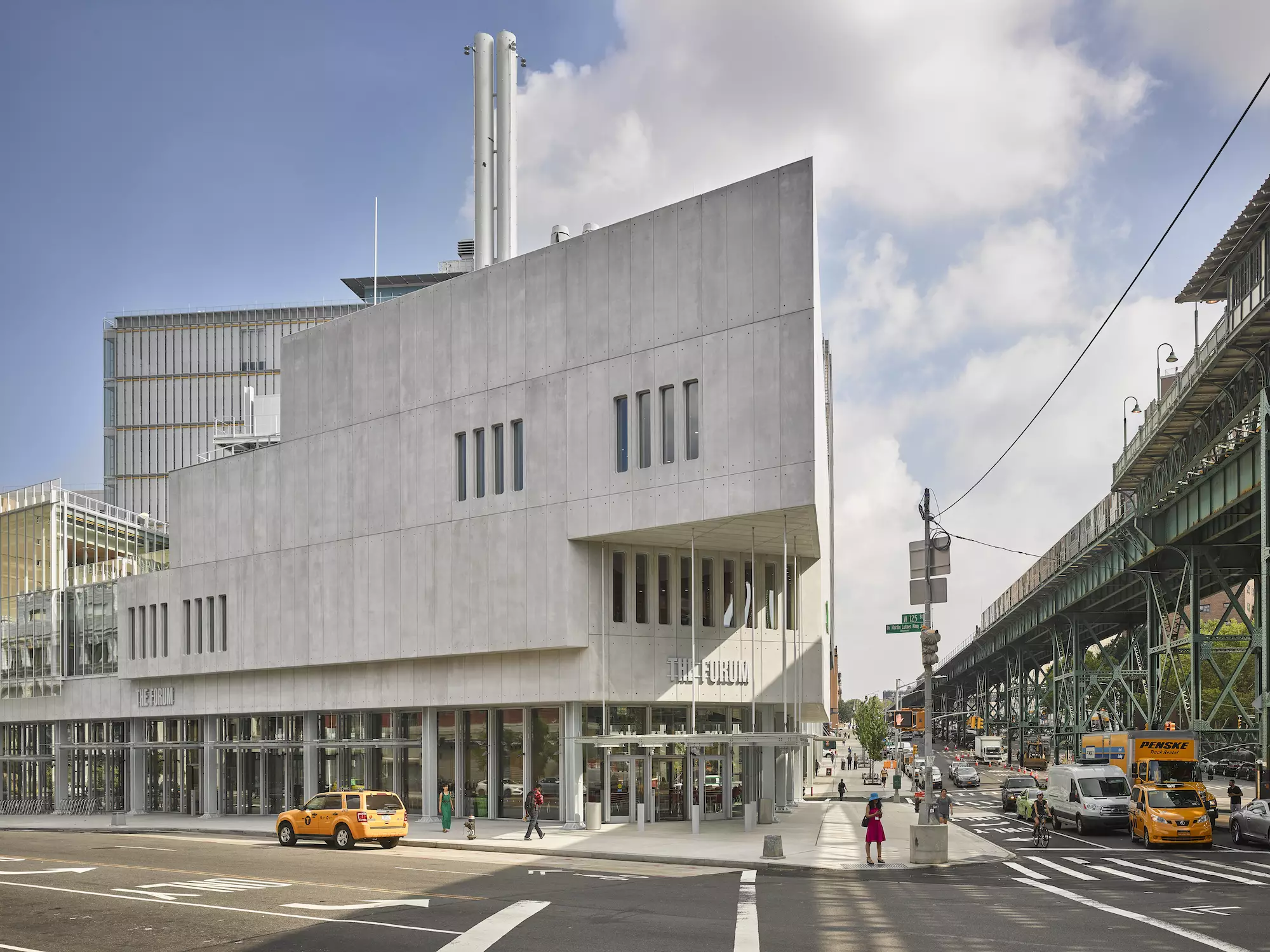 Renzo Piano pristato savo trečiąjį ir paskutinį pastatą Kolumbijos Manhetenvilio miestelyje 2709_2