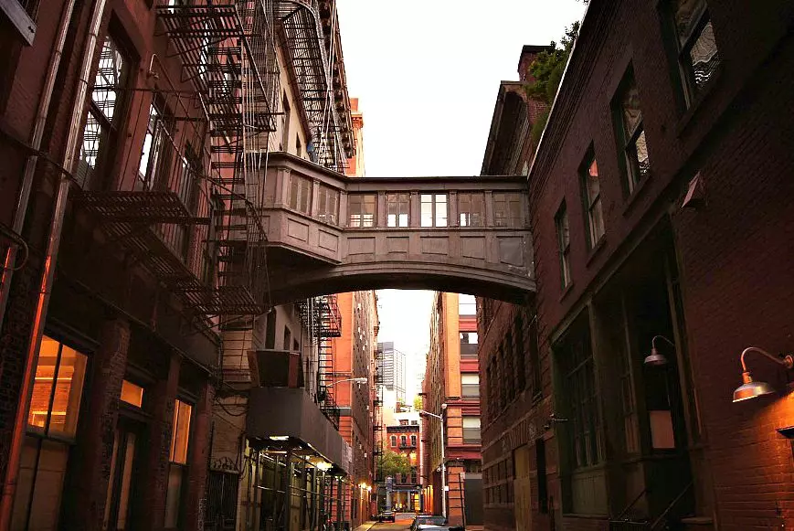 Staple Street Skybridge, NYC явган хүний гүүр, 67 Hudson Street, 9 Jay Street
