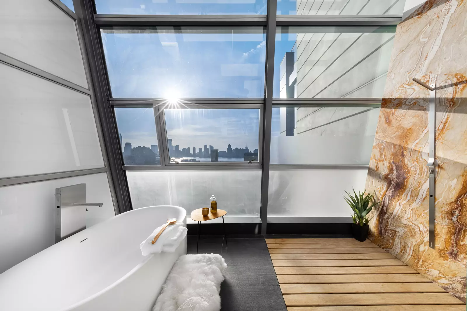 $ 10M Hudson Square penthouse heeft 1.650 vierkante meter aan terrassen met uitzicht op de rivier 2748_13