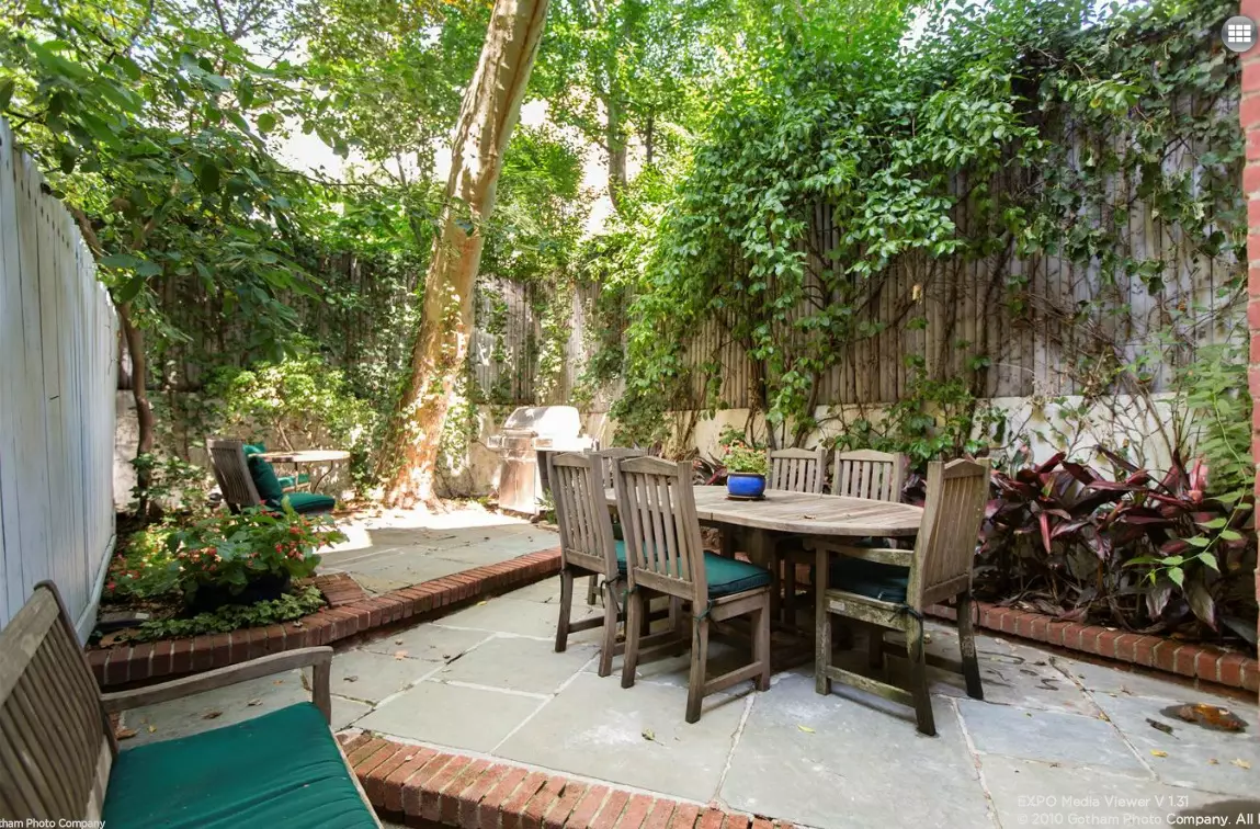 121 East 91st Street, patio, takapiha