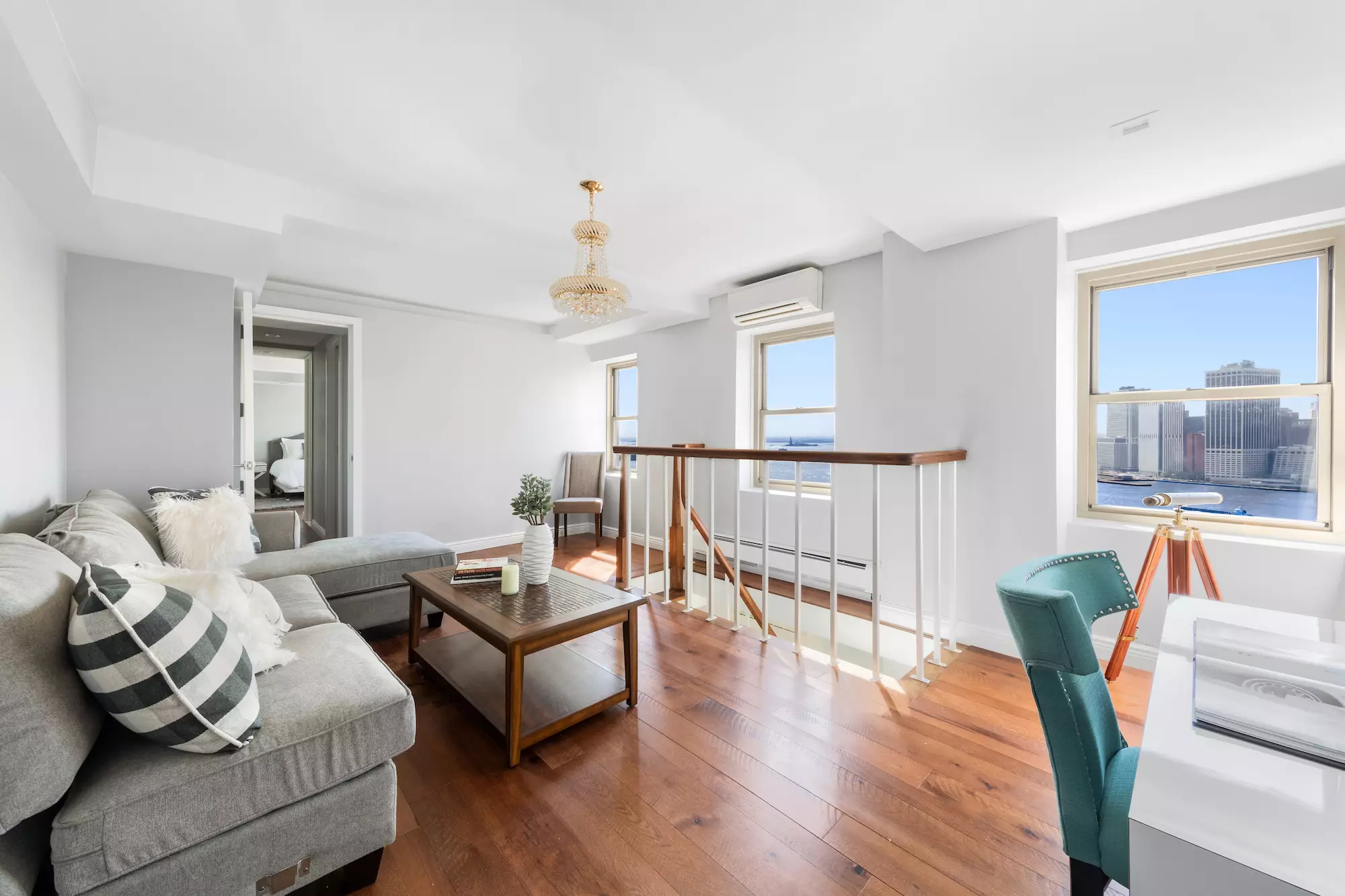 在这座价值 275 万美元的布鲁克林高地公寓中，从 57 英尺长的露台上欣赏完整的天际线景观 2809_6