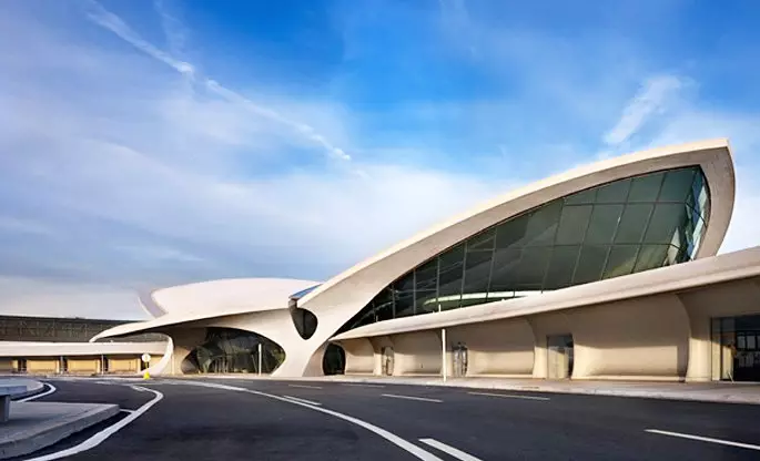 Eero Saarinen's Iconic JFK Terminal yuav tsum tau yug los ua 'TWA Flight Center Hotel' 28123_1