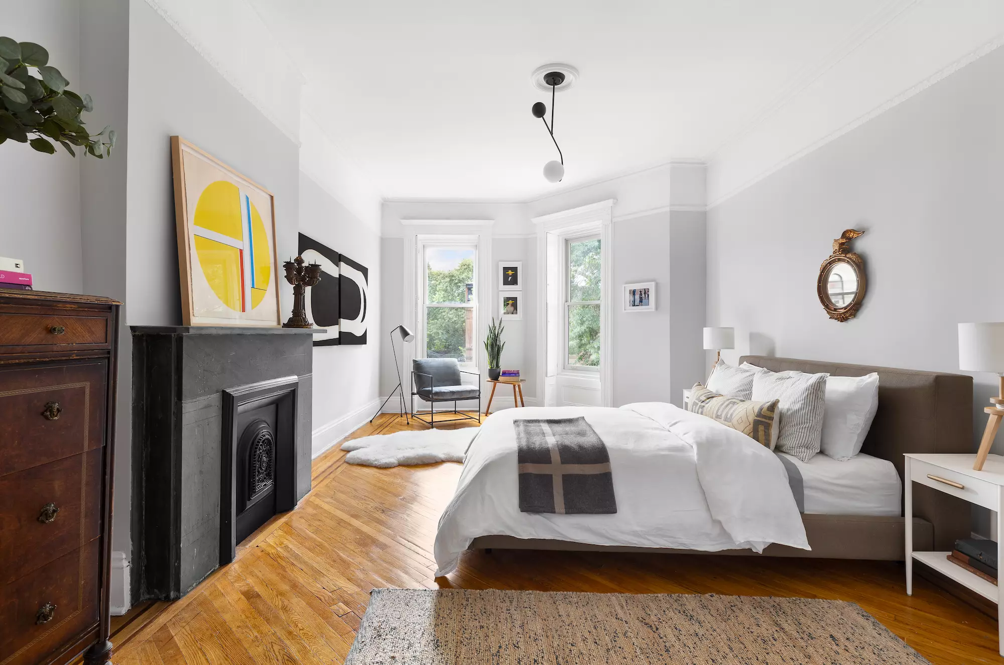 $ 2M Bed-Stuy two-family is een met kunst gevulde schoonheid met een relaxte buitenruimte 2825_10