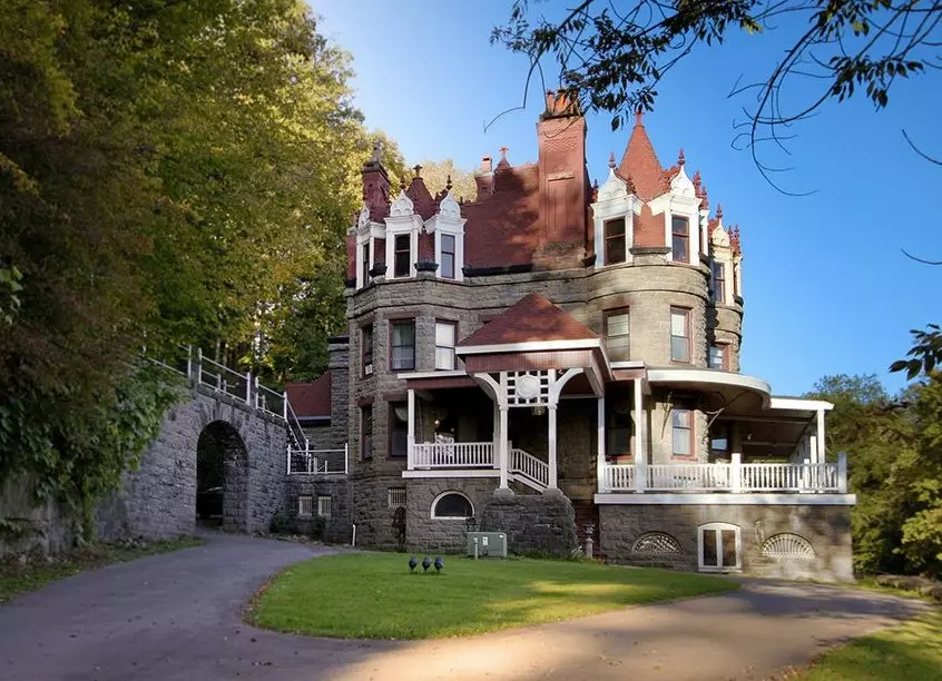 Ny Mpamorona DH Burrell's Little Falls Mansion dia hitondra anao hiverina amin'ny vanim-potoana Victoriana 28854_1