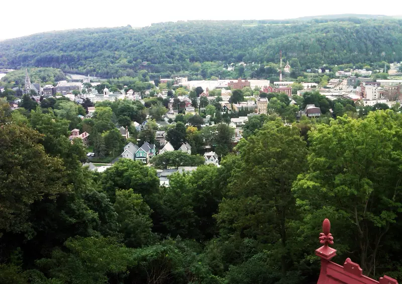 Burrell Mansion, Overlook Mansion, trano manan-tantara any New York, tranobe Victorian any New York, Fandriana sy sakafo maraina ao Little Falls