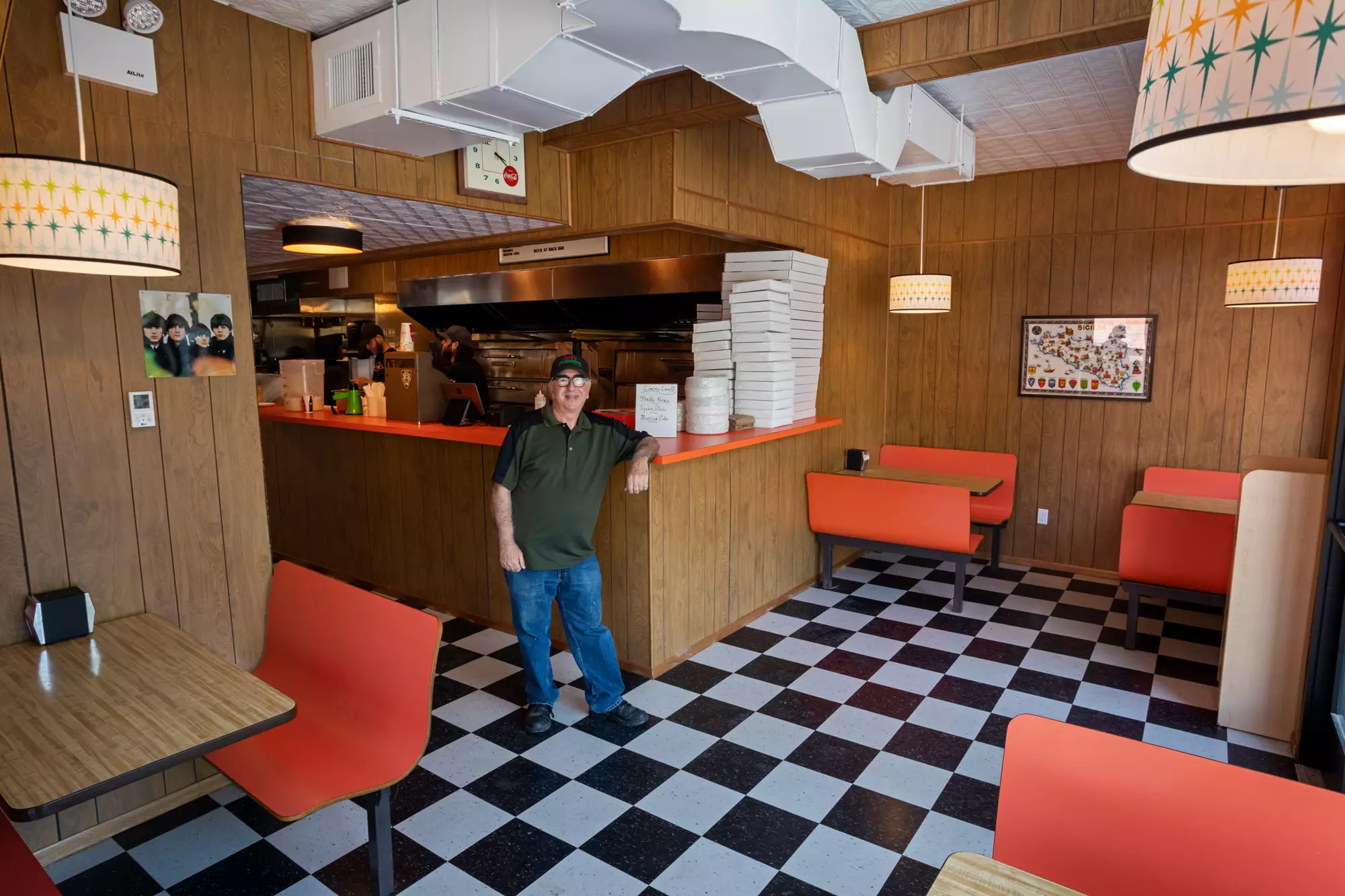 Non lan egiten dudan: Paulie Gee-ren Slice Shop-ek pizzeria retro giroa ematen ari da Greenpoint-en 2888_15