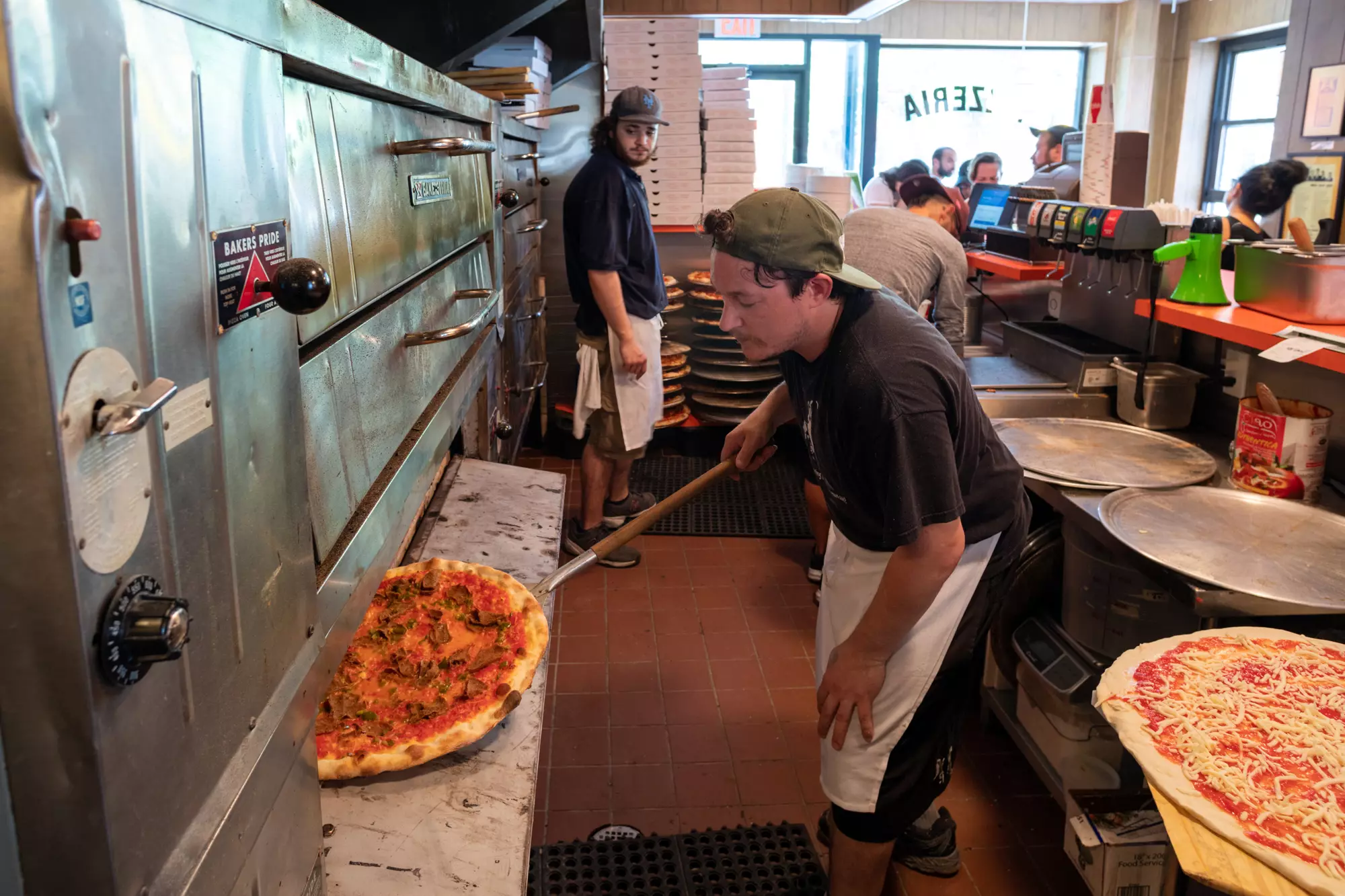 Onde traballo: Paulie Gee's Slice Shop ofrece vibracións de pizzería retro en Greenpoint 2888_4