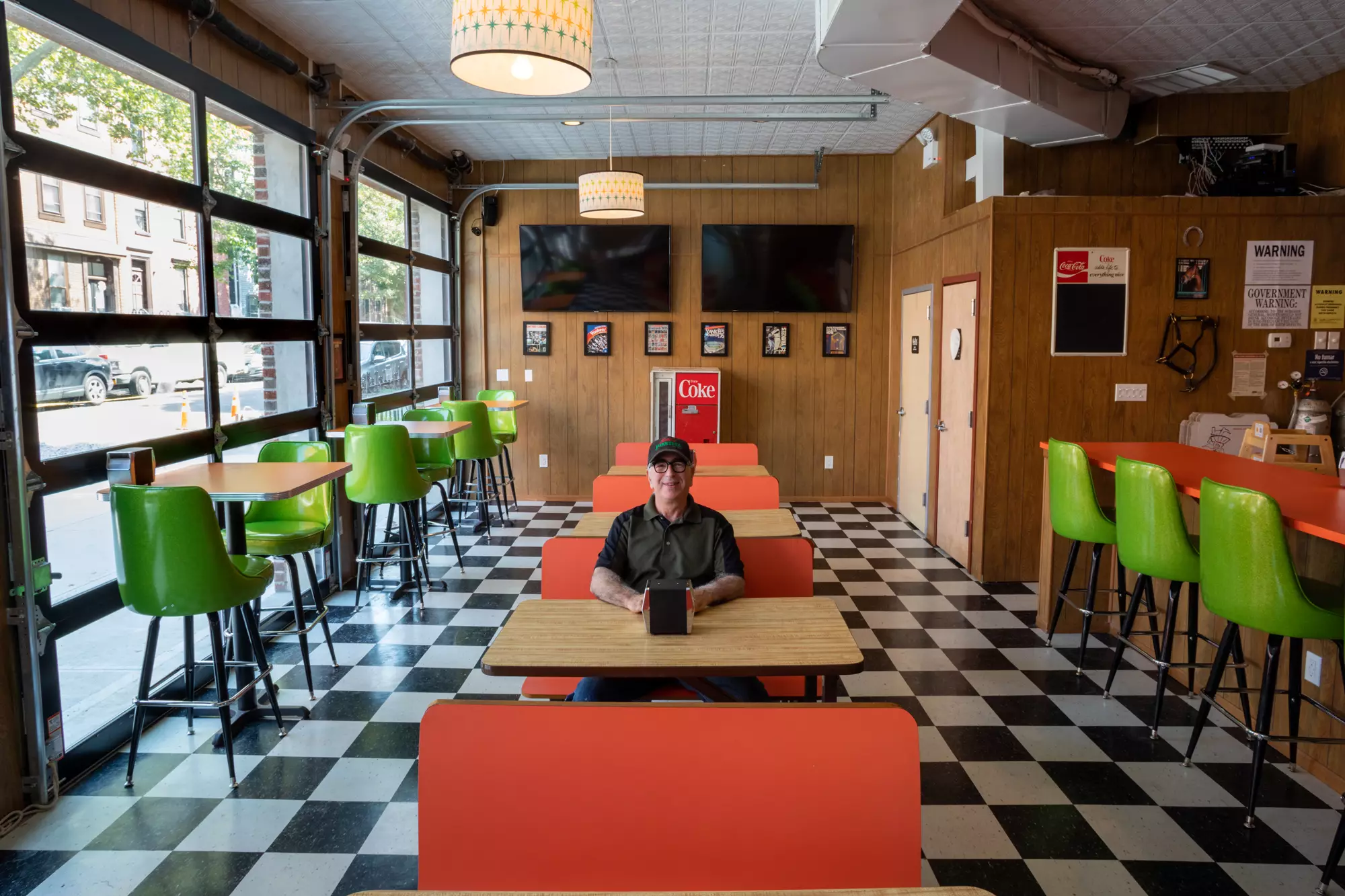 Onde traballo: Paulie Gee's Slice Shop ofrece vibracións de pizzería retro en Greenpoint 2888_6
