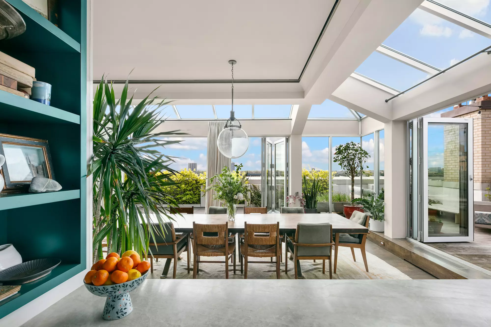 Емі Шумер продає свій пентхаус із «таємним садом» у Верхньому Вест-Сайді за 15 мільйонів доларів 28_12
