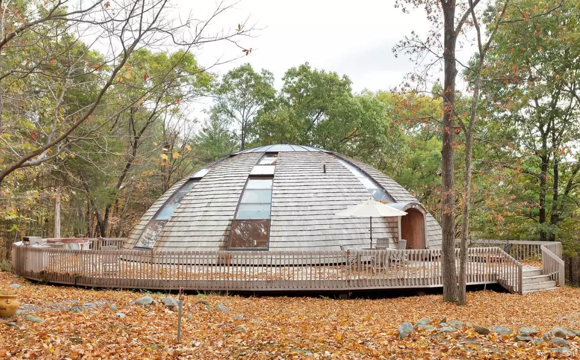 Por menos de US $ 1 milhão, você pode comprar uma casa de cúpula em New Paltz que gira 360 graus 29000_1