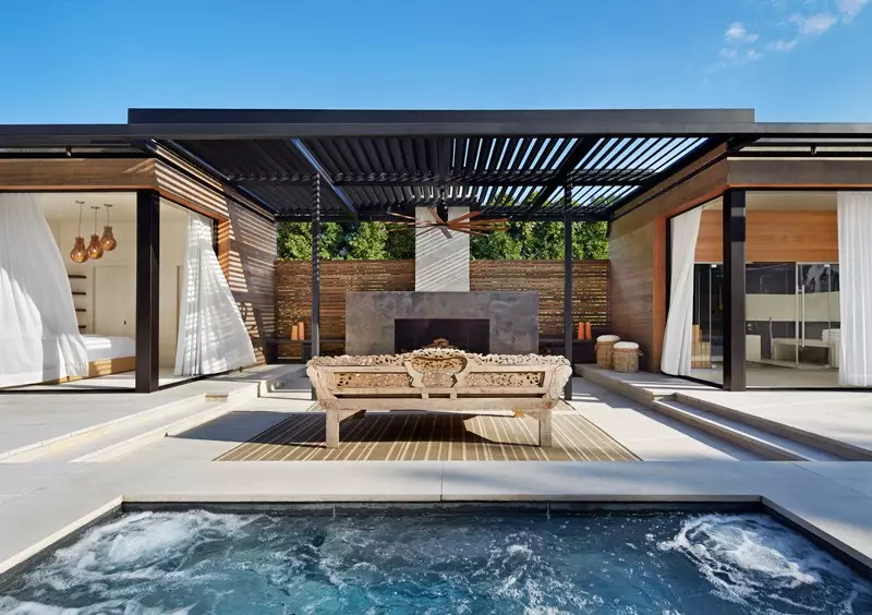 ICRAVE mescola cedro e acciaio per creare questa moderna casa con piscina degli Hamptons 29056_1
