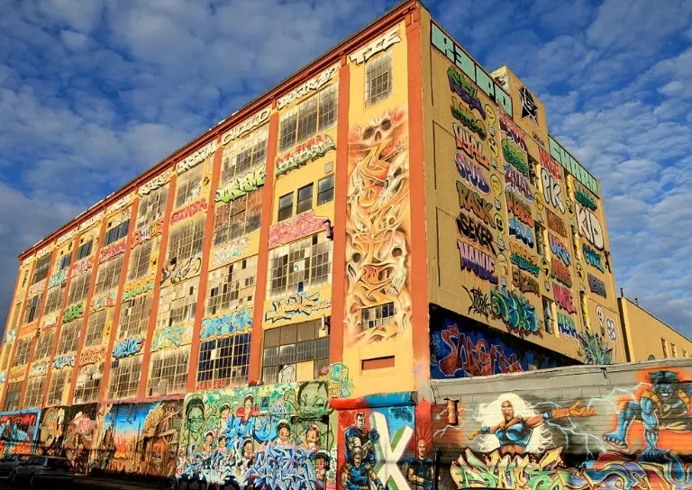 5 Pointz, Longailendas pilsēta