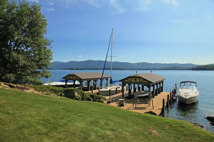 Wikiosco, 3232 Lake Shore Drive, Lake George höfðingjasetur, Ludlow og Peabody