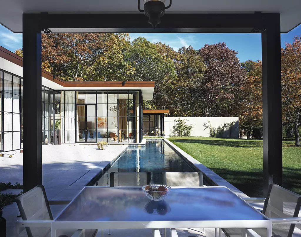 Архітэктар Майкл Хэверленд пералічвае свой сучасны шкляны дом у Іст-Хэмптане за 5 мільёнаў долараў 2924_9