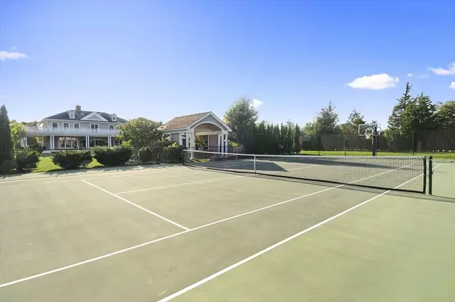 Häuser Hamptons, berühmte Häuser zum Verkauf, Tennisplatz Hamptons