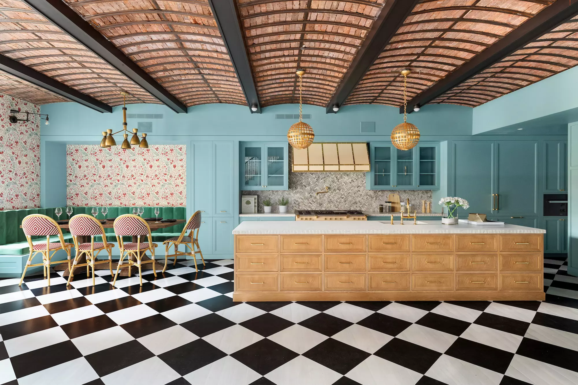 著名餐廳設計師為這座價值 1800 萬美元的 Soho 複式公寓配備了色彩、圖案和趣味性 2934_1