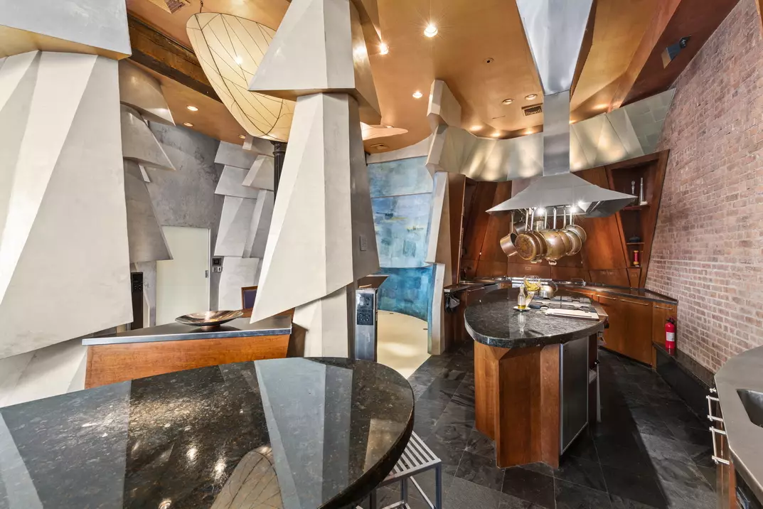 $6M Soho loft sa artist Michael Somoroff puno sa talagsaon nga mga eskultura ug talagsaon nga geometry 2942_1