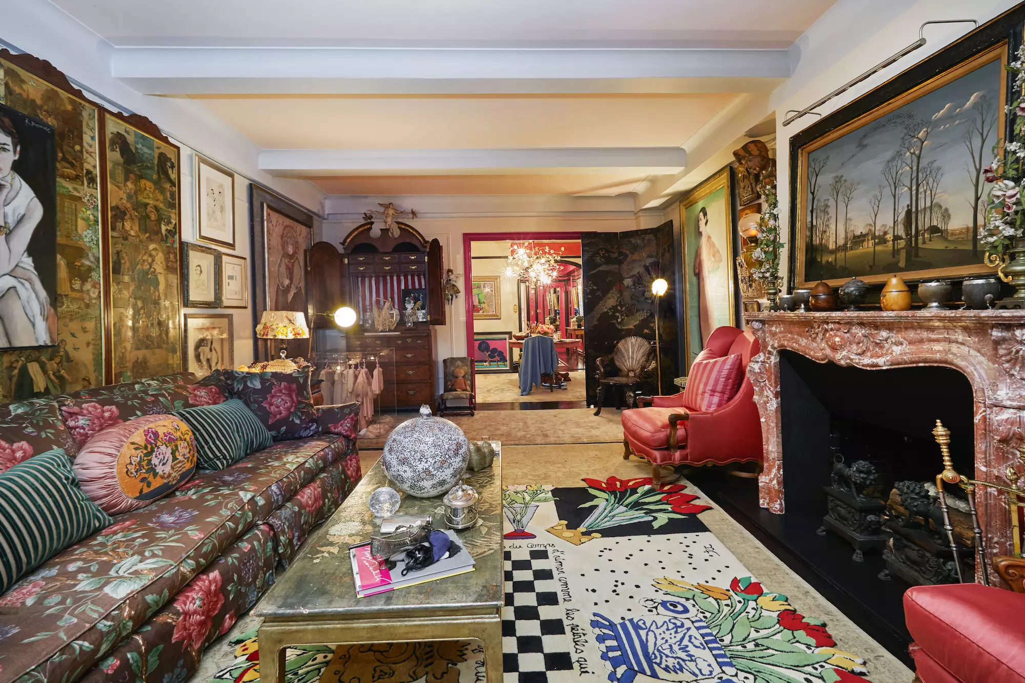 Gloria Vanderbilt'in Midtown East dairesi 1,1 milyon dolara listeleniyor 2950_2