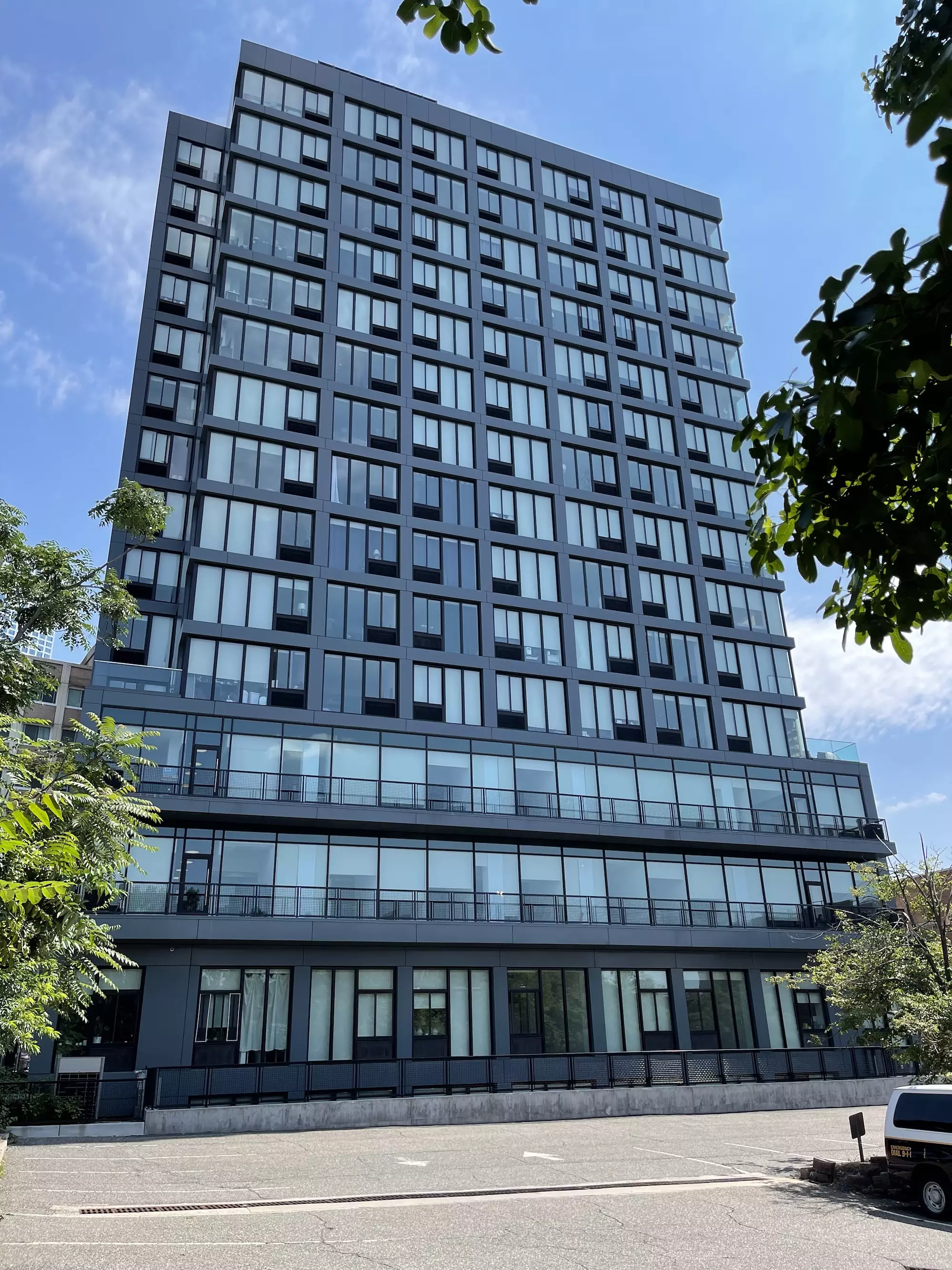 Admirez les hautes tours résidentielles qui arrivent sur le Journal Square peu élevé de Jersey City 2964_6